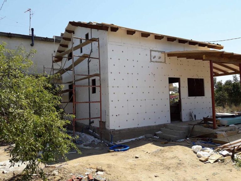 ΙΣΟΓΕΙΑ ΜΕΤΑΛΛΙΚΗ ΚΑΤΟΙΚΙΑ ΜΕ ΣΟΦΙΤΑ 90ΤΜ | Aigiohouse.gr